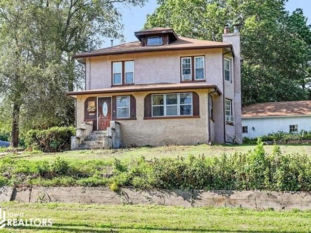 401 K Ave E, Oskaloosa, IA 52577