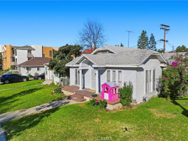401 Hawthorne St, Glendale, CA 91204 | MLS #OC26038 | Compass