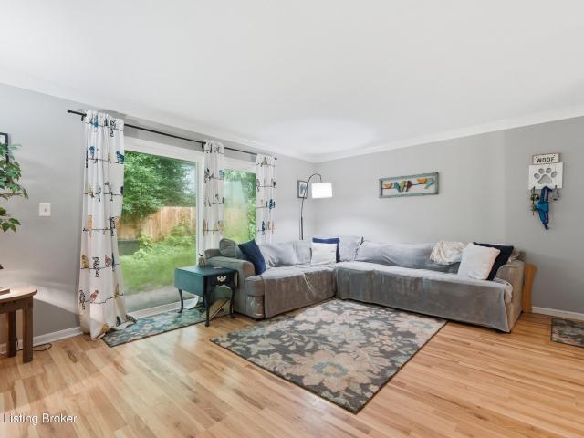 401 Highwood Dr