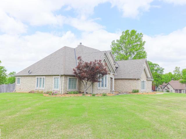 401 Huntcliff Drive