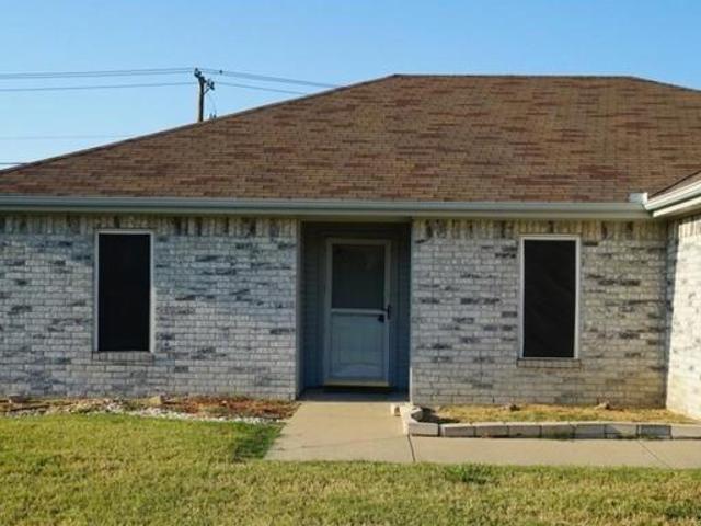 401 James Loop