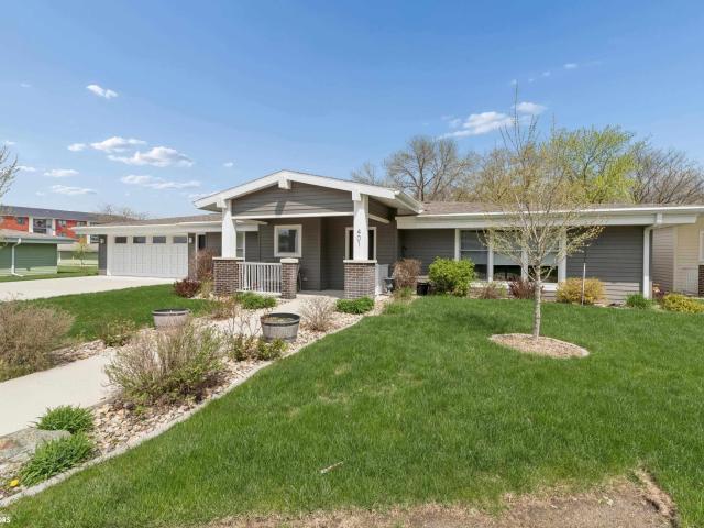 401 Oak Hill Court