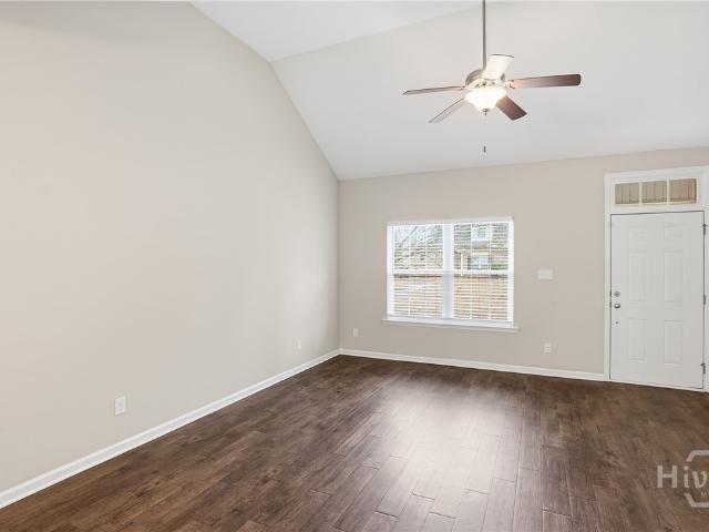 401 Old Ivy Square