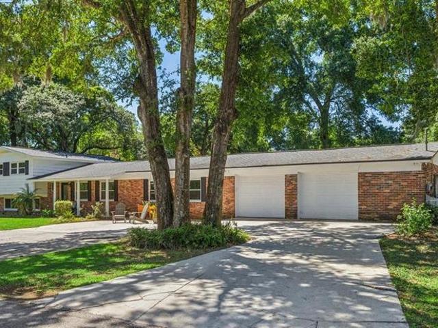 401 Overland Dr, Brandon, FL 33511