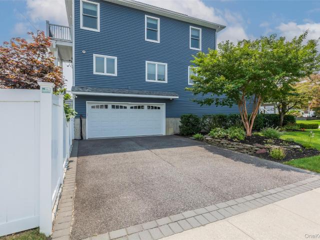 401 Little East Neck Road S