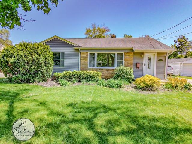 401 Linn Ave, Crystal Lake, IL 60014