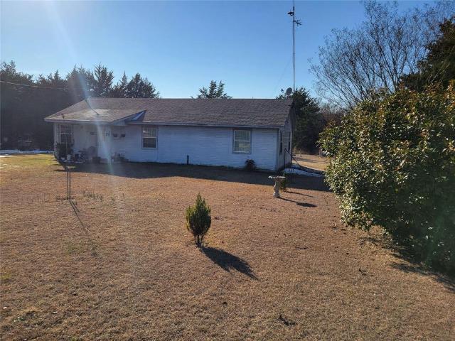 401 Meadowview Ln, Point, TX 75472 | MLS #21167 | Compass