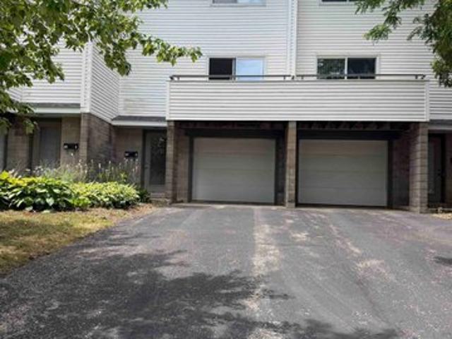 401 Melody Ln Apt B, Verona, WI 53593