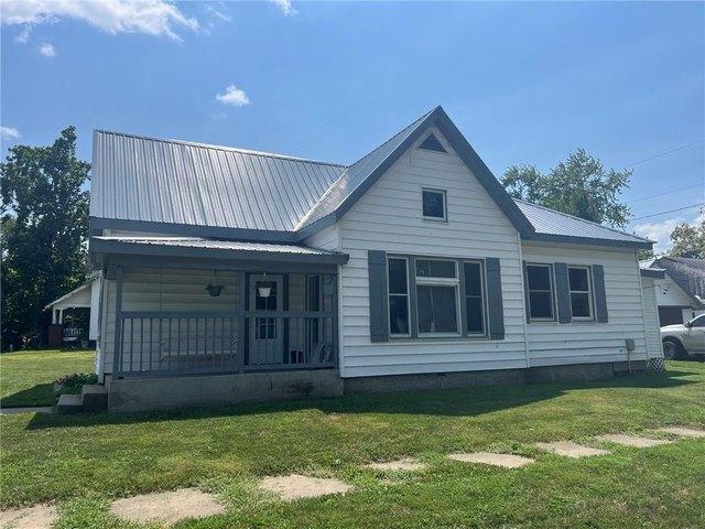 401 Milwaukee St, Polo, MO 64671