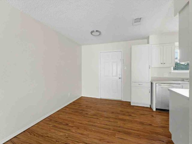 401 N 7th St Unit C 2 Bedroom Apartment for Rent at 401 N 7th St, Midlothian, TX 76065 Downtown Midlothian
