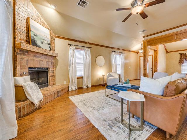 401 N Topaz Way