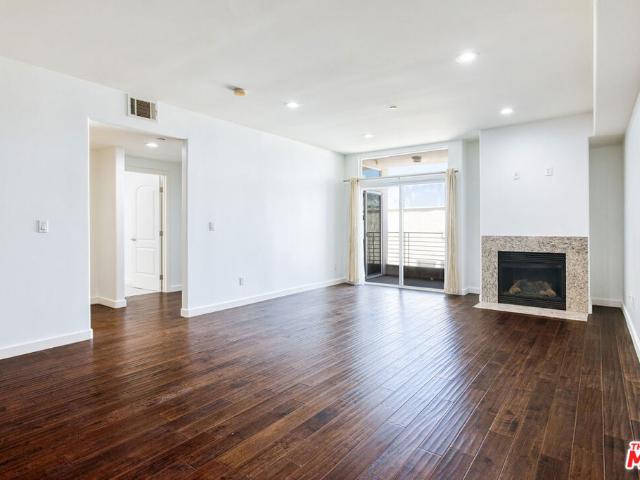 401 N Serrano Avenue 304