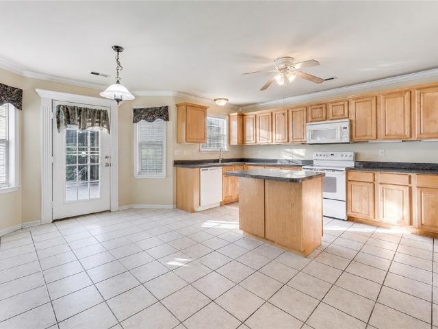 401 NE Shasta Court