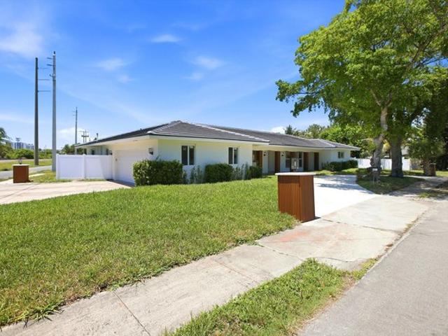 401 NW 3rd Pl, Dania Beach, FL 33004