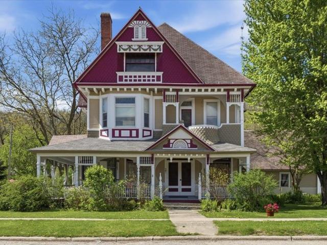 401 NW First St, Elkader, IA 52043