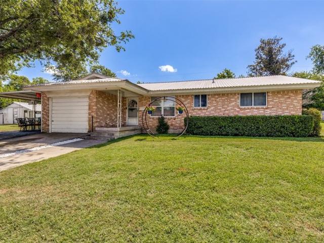 401 S Vick St, Decatur, TX 76234
