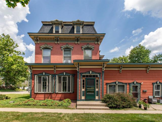 401 S Iowa Street