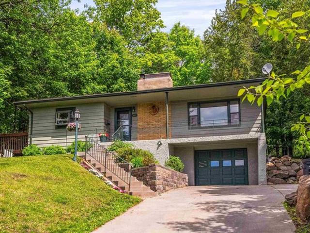 401 Snively Rd, Duluth, MN 55803