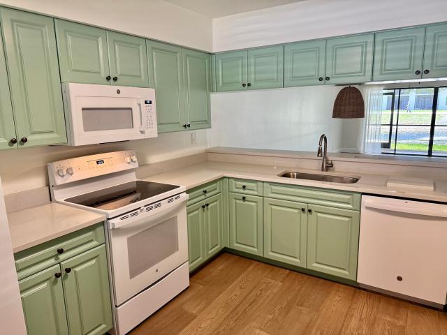 401 Sabal Ridge Cir, Unit 401B, Palm Beach Gardens, FL 33418 | MLS #B26012