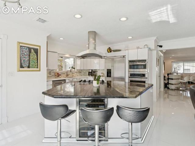 401 SE 3rd St Unit 204, Dania Beach, US, FL