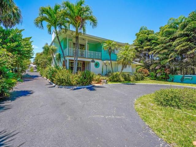 401 SE Atlantic Dr N, Lantana, FL 33462
