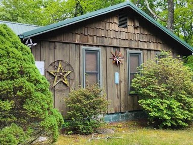 401 Shady Dr, Collettsville, NC 28611