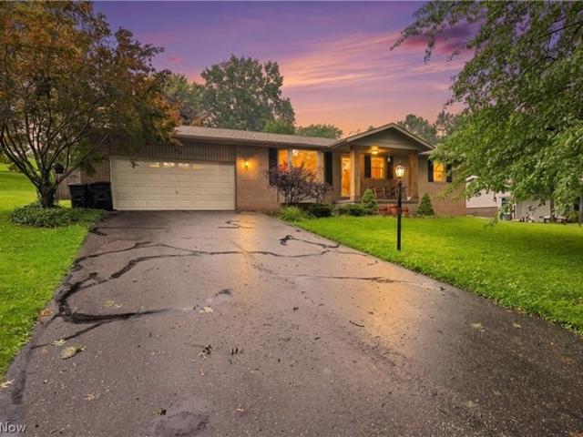 401 Springbrook Dr SW, New Philadelphia, OH 44663