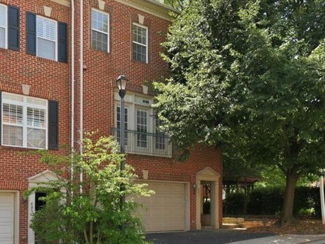 401 Stanton Pl, Alexandria, VA 22304