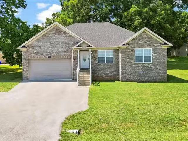 401 STONE LN, BOWLING GREEN, KY 42101 Single Family Residence.