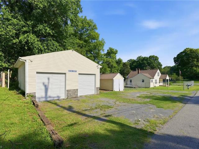 401 Sunset Drive
