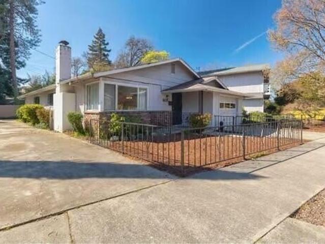 401 SW J St, Grants Pass, OR 97526