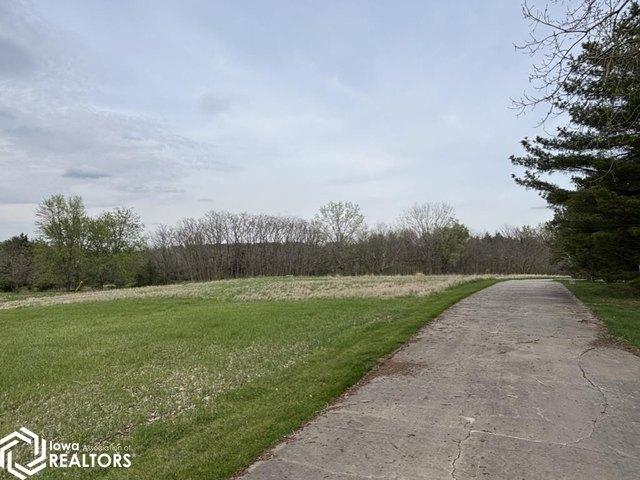 401 Pond Rd, Fairfield, IA 52556