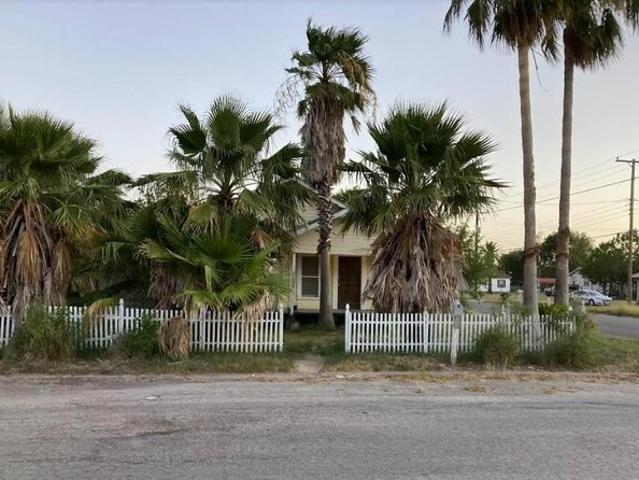 401 Park St, Taft, TX 78390