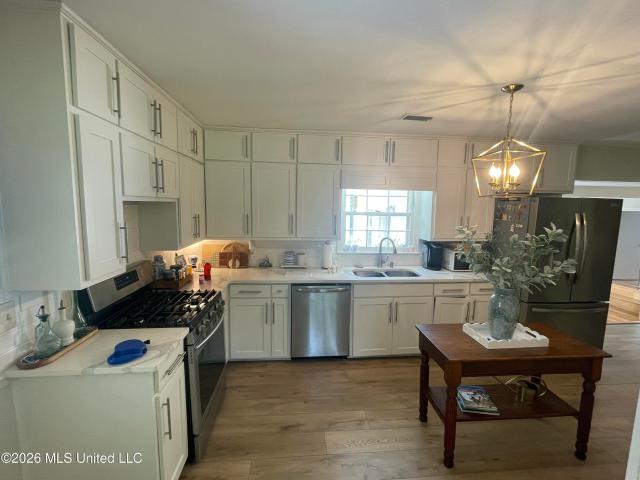 401 Pine Hill Drive
