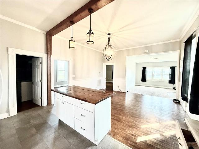401 W 11th Street