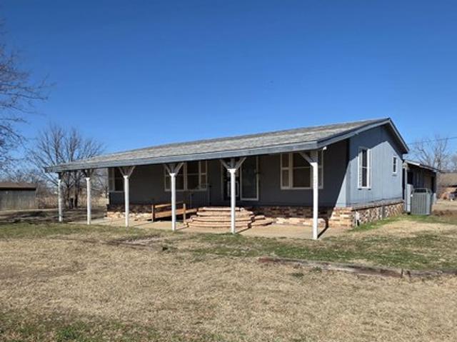 401 W Virginia St, Walters, OK 73572
