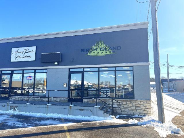 401 W Washington Street # End Cap 411