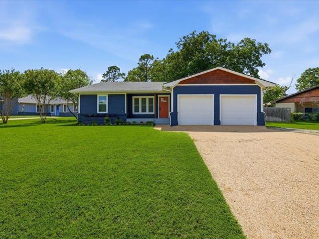 401 W Hillcrest St, Keene, TX 76059