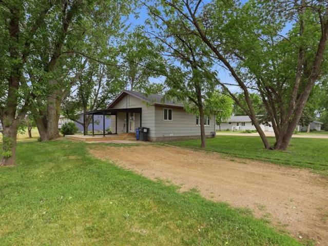 401 W Jefferson Ave, Salem, SD 57058