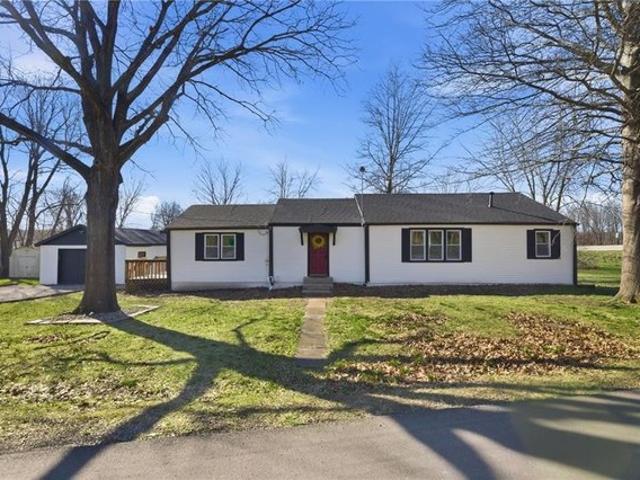 401 W Main St, Freeman, MO 64746