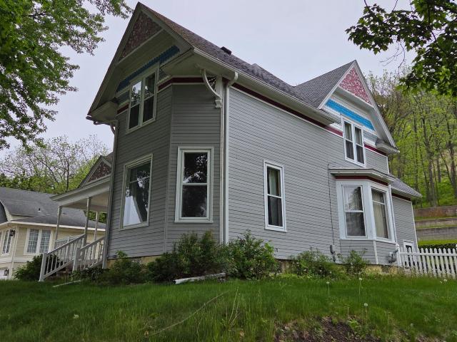 401 W Stevens Avenue
