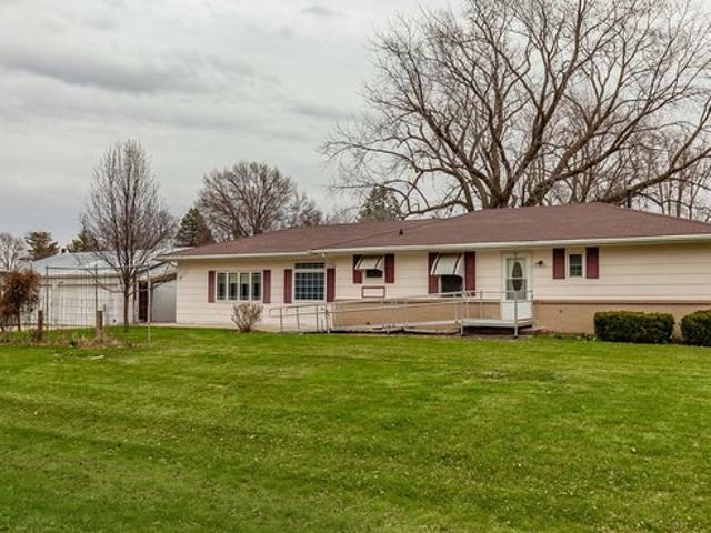 401 Walnut Ave NW, Mitchellville, IA 50169