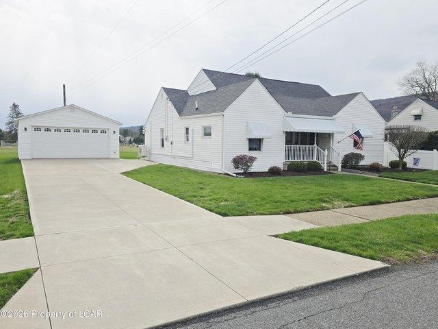 401 Washington Ave, West Wyoming, PA 18644