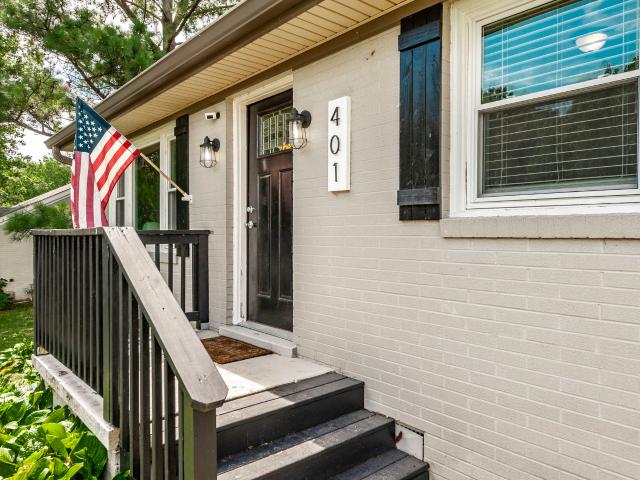 401 Weaver Ln