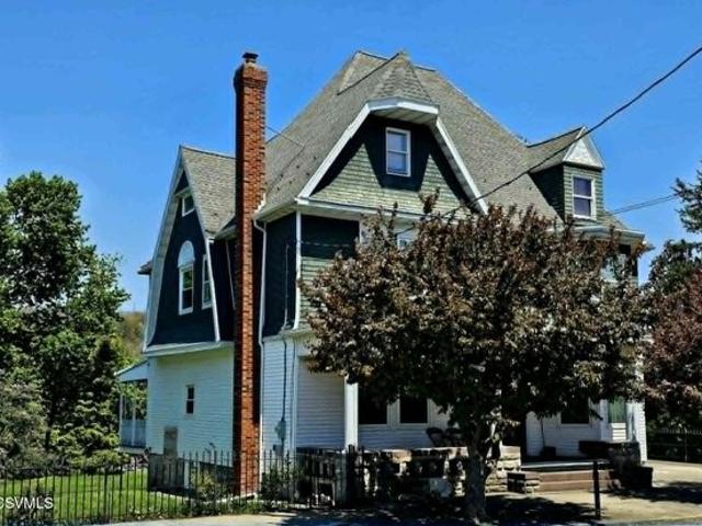 401 West Ave, Mount Carmel, PA 17851