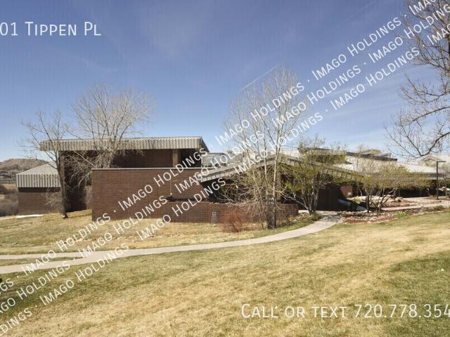 401 Tippen Pl