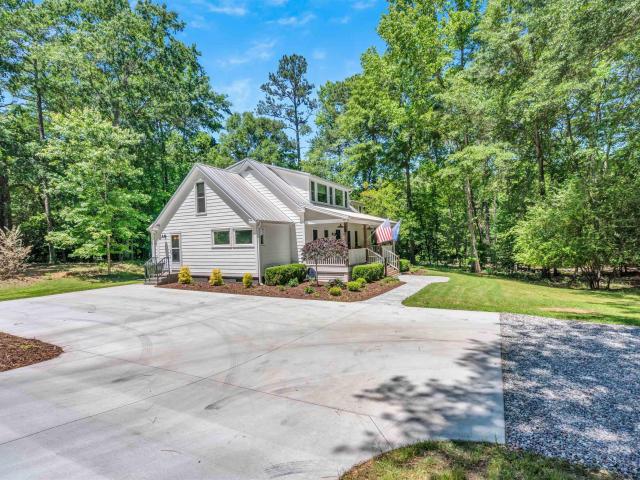 401 Tracy Trail