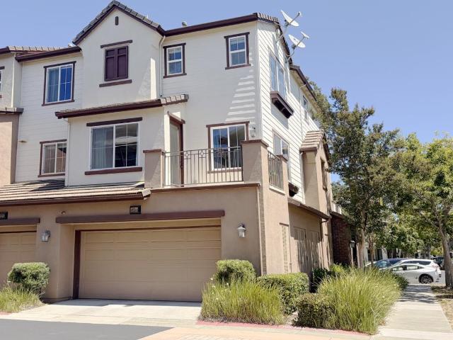 40242 Legend Rose Terrace