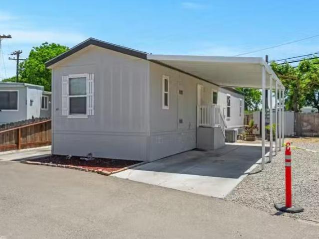 4024 MCHENRY AVE, MODESTO, CA 95356 Single Family Residence Fo.