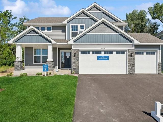 4024 Heath Ave N, Oakdale, MN 55128